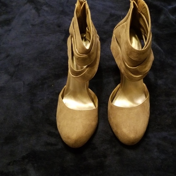 Spring Step | Shoes | Suede Closed Toe Ankle Strap Heels | Poshmark